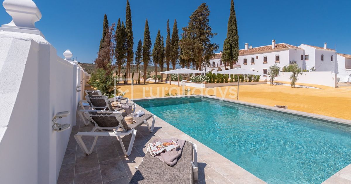 Cortijo el Solano Antequera by Ruralidays